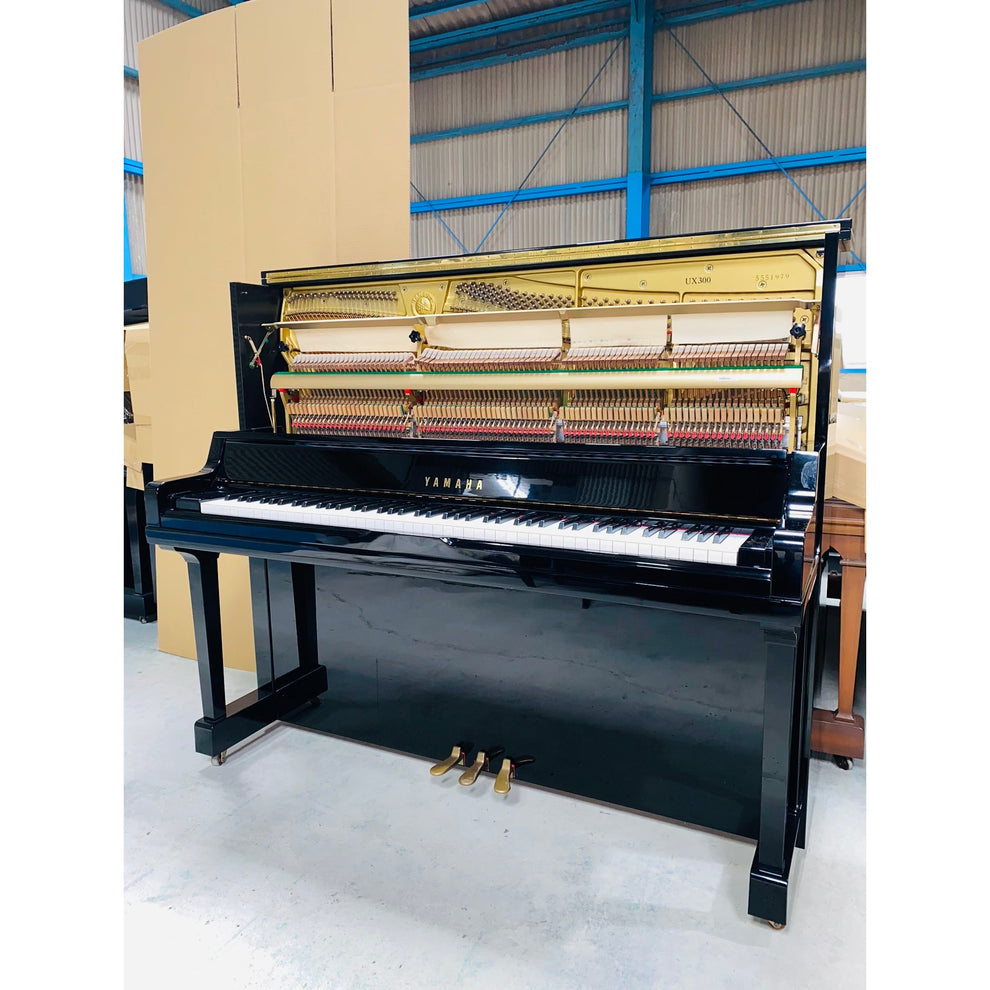 Đàn Piano Cơ Upright Yamaha UX300 Phiên Bản Cao Cấp – Việt Music
